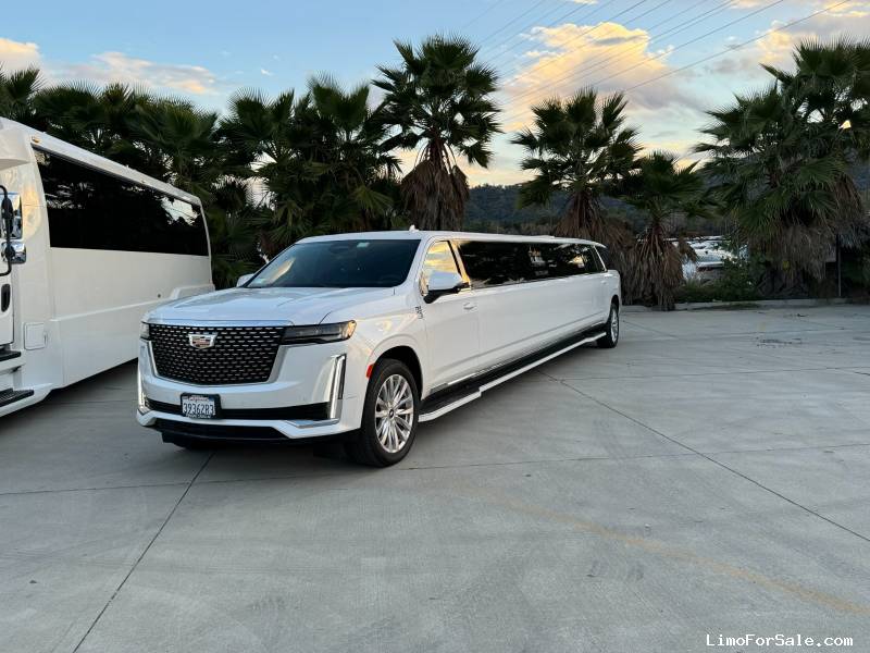 2023, SUV Stretch Limo, Limos by Moonlight