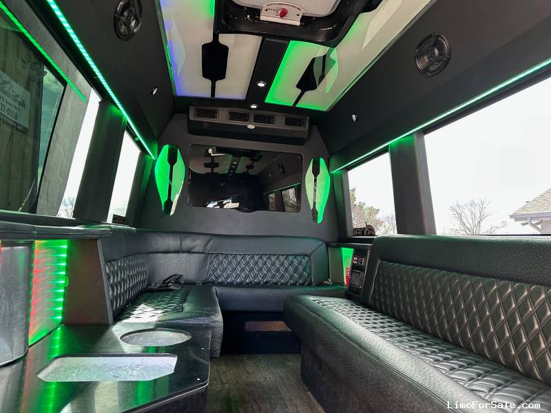 2021, Van Limo