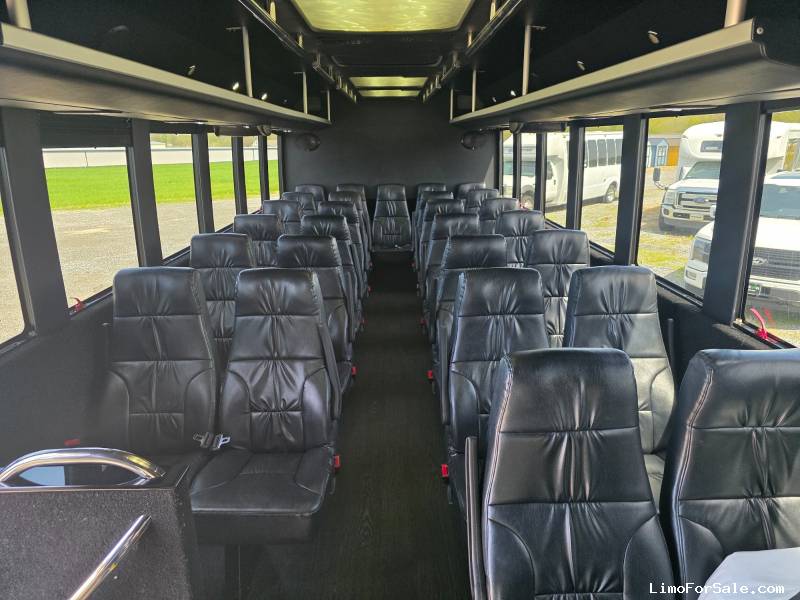 2015, Mini Bus Shuttle / Tour, Tiffany Coachworks