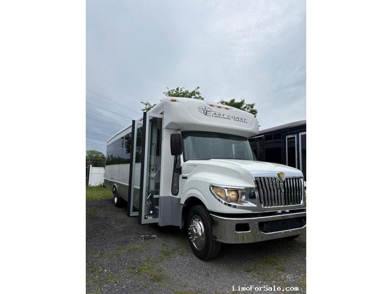 2014, International AC/UC, Mini Bus Shuttle / Tour, Starcraft Bus