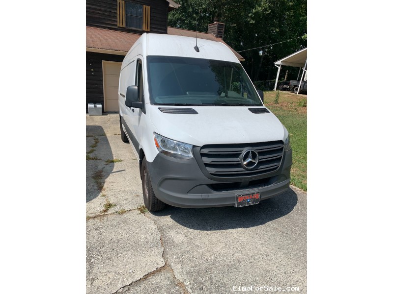 2022, Mercedes-Benz Sprinter, Van Limo