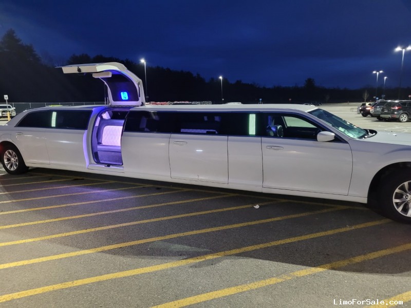 2016, Chrysler 300 Long Door, Sedan Stretch Limo, Limos by Moonlight