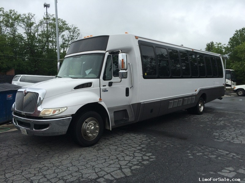 2008, International 3200, Mini Bus Shuttle / Tour, Krystal