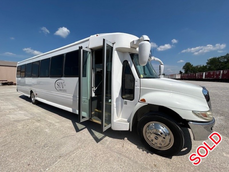 2013, International 3200, Mini Bus Shuttle / Tour, Starcraft Bus