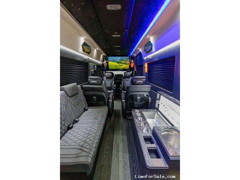 2024, Mercedes-Benz Sprinter, Van Shuttle / Tour, Classic Custom Coach