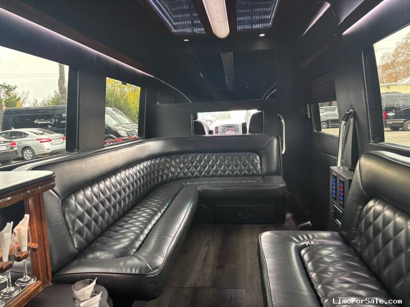 2015, Van Limo